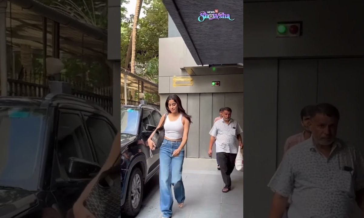Janhvi Kapoor Steals Hearts In This Cute Denim & White Top Look! #Shorts | Viral Video | News18 ...