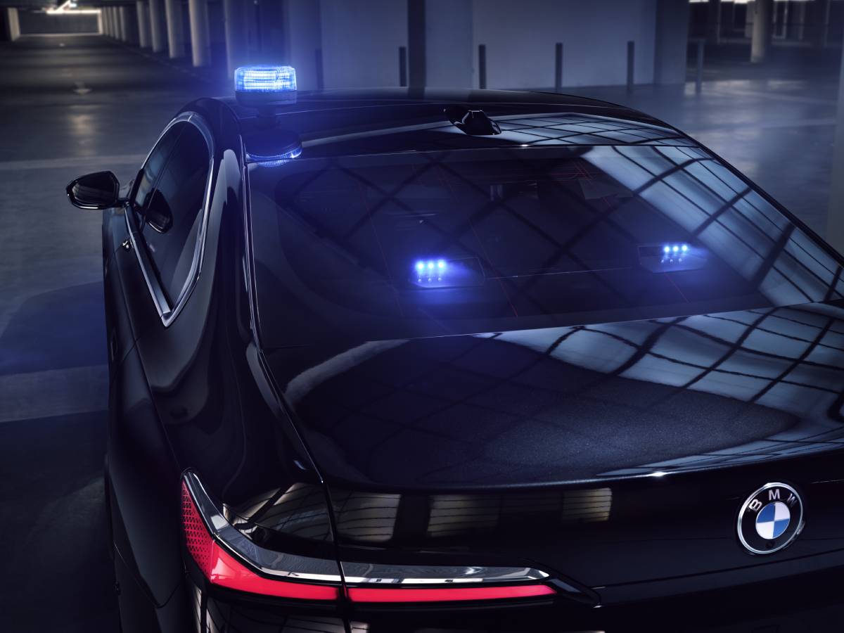 BMW i7 Protection in Pics: See Design, Features, Interior, and More in ...