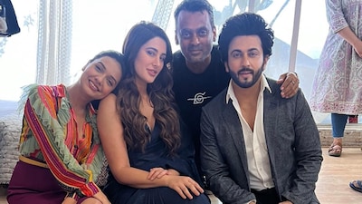 Dheeraj Dhoopar Poses With His Tatlubaaz ‘Dream Team’ Featuring Divya ...
