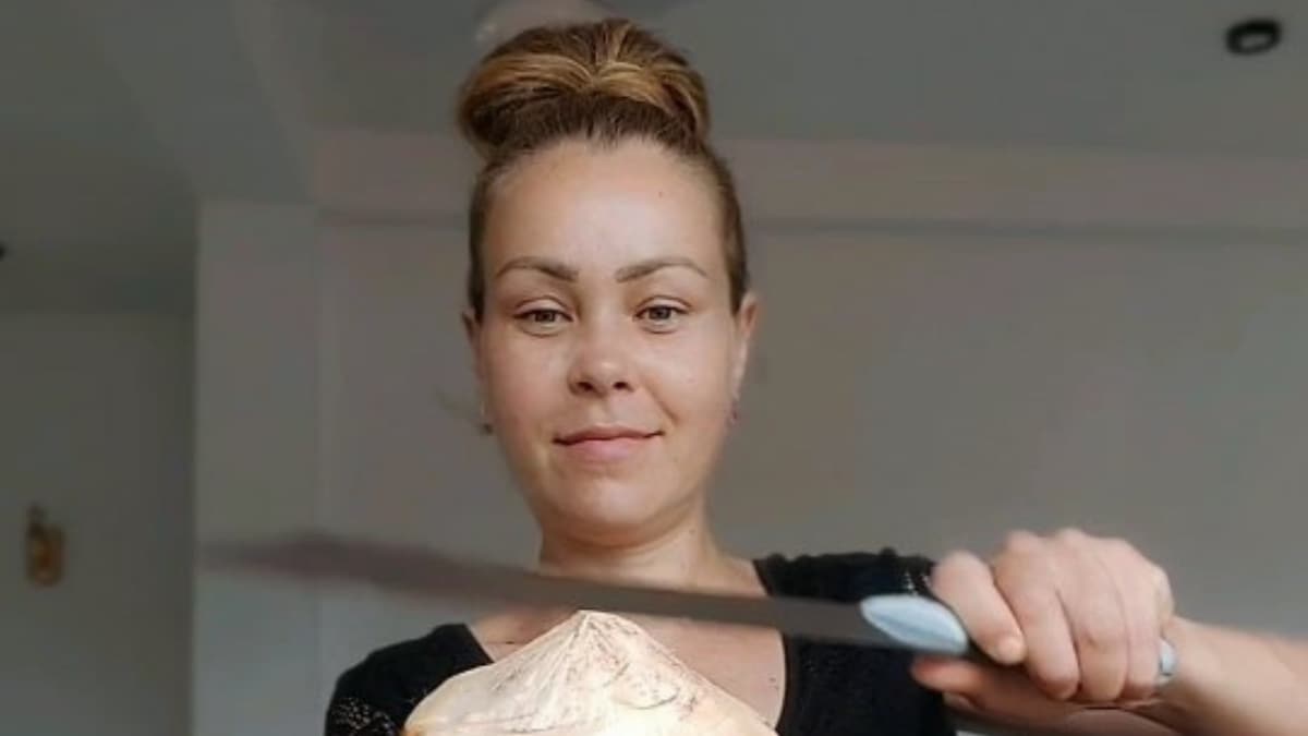 Food Influencer Who Relied Only On Raw Vegan Diet Dies Possibly Of ...