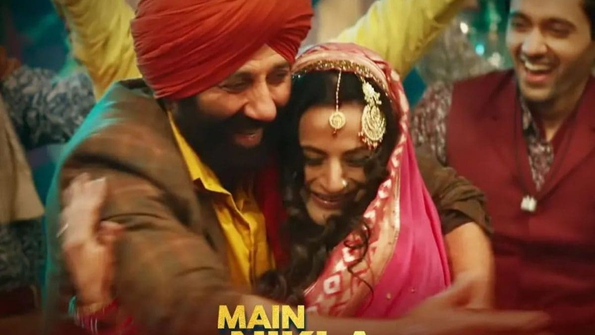 Gadar 2: Sunny Deol-Ameesha Patel Recreate Their Love Story In New ...