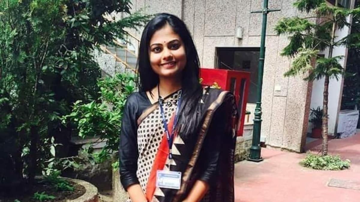 Meet Artika Shukla, Who Secured AIR 4 In 2015 UPSC Civil Services Exam ...