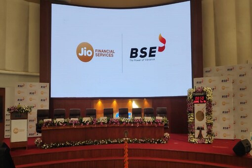 Jio Financial Services Shares Debut on D-Street; Stock Begins Trading ...