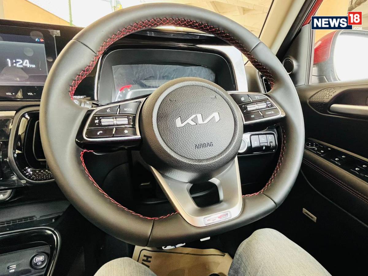 Kia Sonet GT Line in Pics: See Design, Features, Interior and More in ...