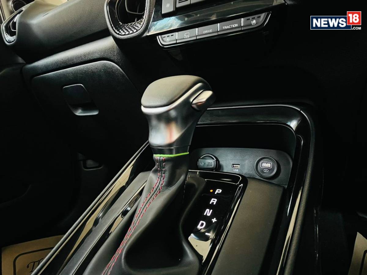 Kia Sonet GT Line in Pics: See Design, Features, Interior and More in ...