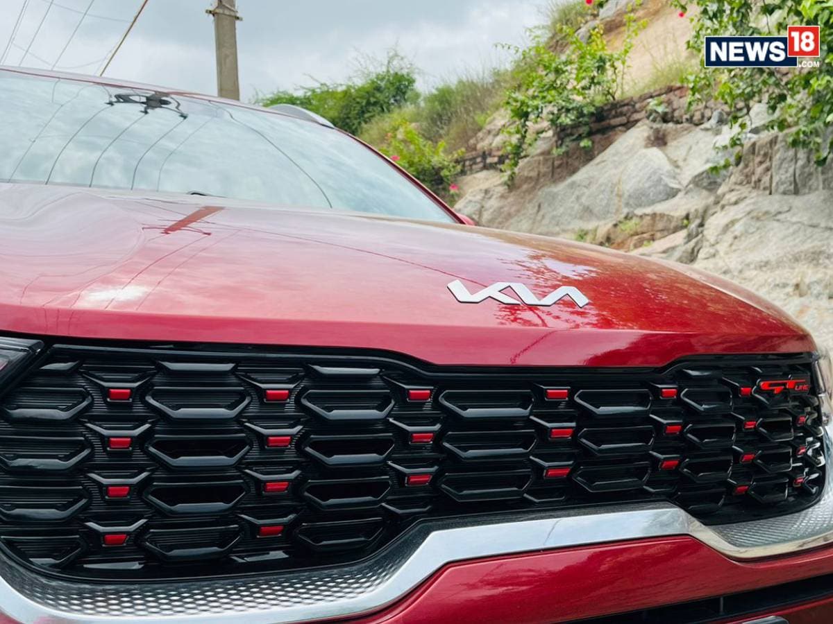 Kia Sonet GT Line in Pics: See Design, Features, Interior and More in ...