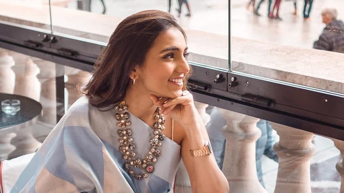 Masoom Minawala Embraces Handloom Grandeur on National Handloom Day ...