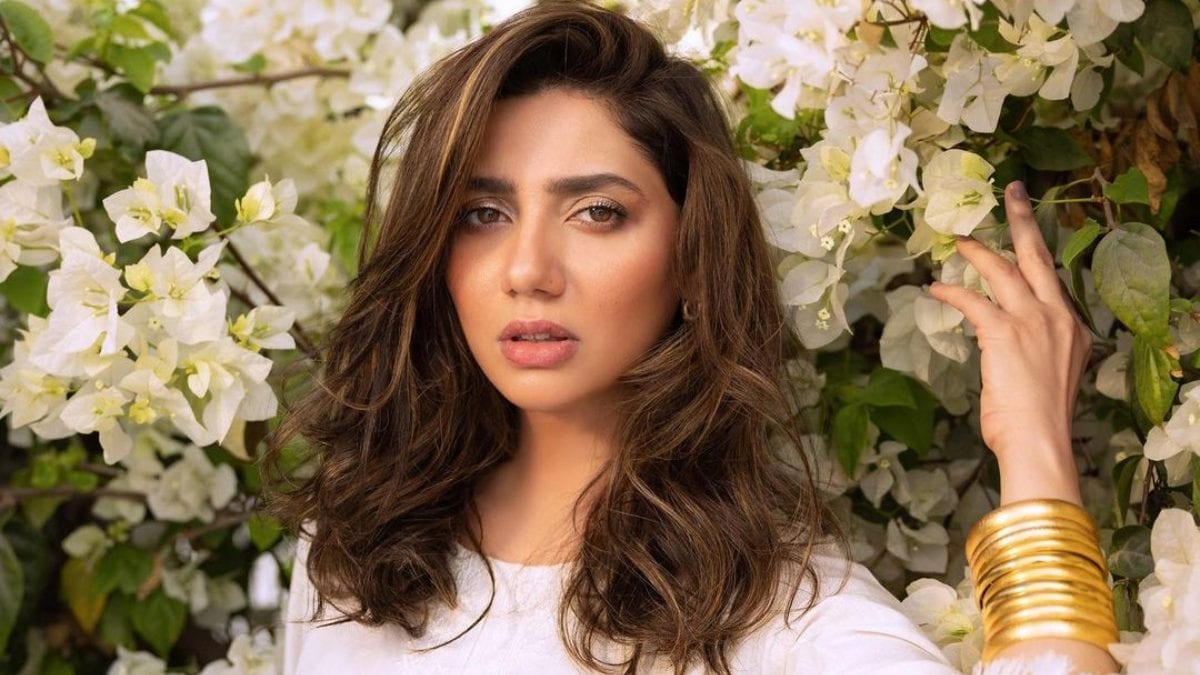 Mahira Khan Opens Up On Bipolar Disorder Diagnosis: 'I Went Into a Very ...