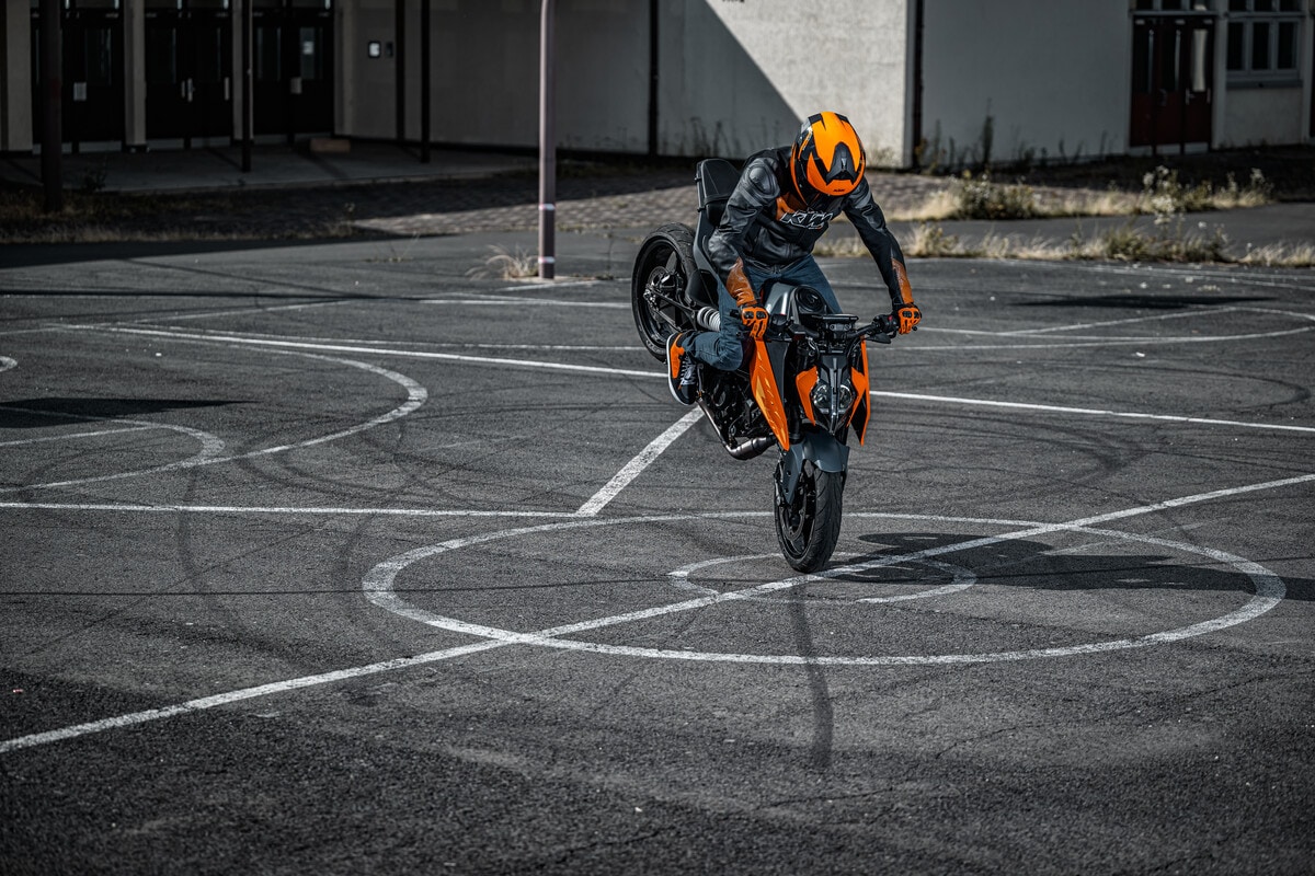 2024 KTM 250 Duke in Pics: See Design, Features and More in Detail - News18