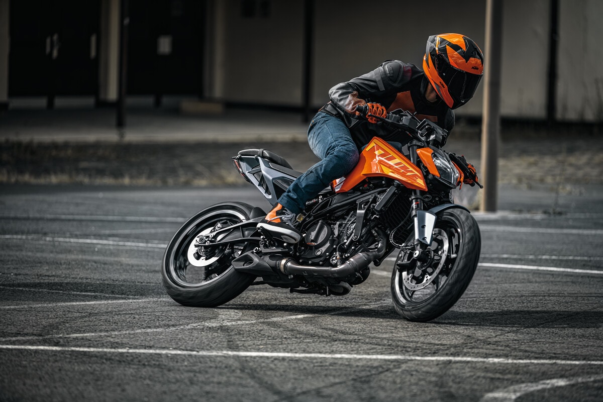 2024 KTM 250 Duke in Pics: See Design, Features and More in Detail - News18