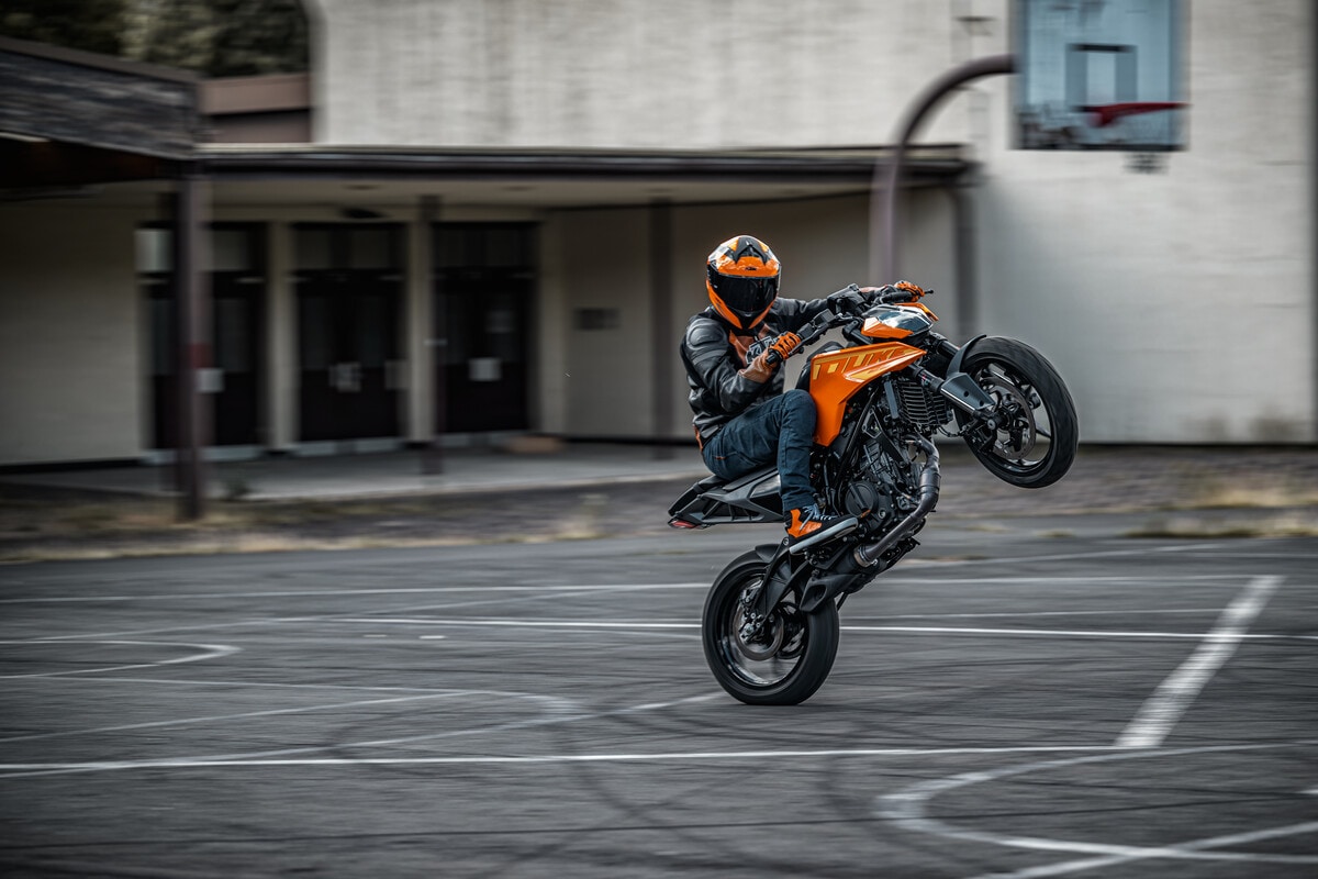 2024 KTM 250 Duke in Pics: See Design, Features and More in Detail - News18