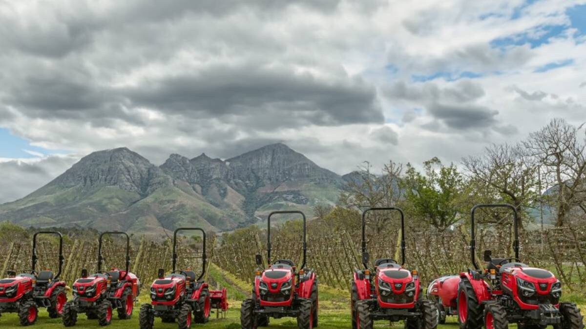 Mahindra Aims to Double Tractor Exports with New Platform Oja, Unveils ...