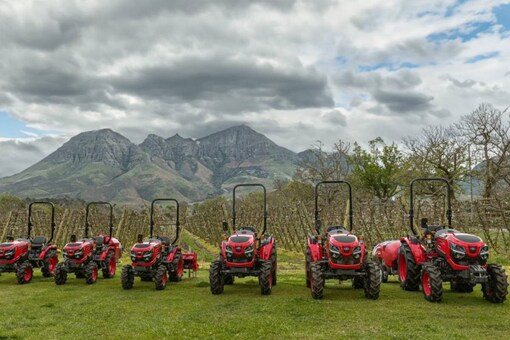 Mahindra Aims to Double Tractor Exports with New Platform Oja, Unveils ...