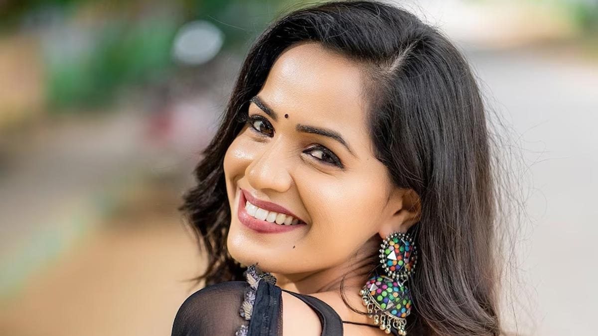 Actress Shobha Shetty Is A Picture Of Ethnic Grace In This Minimalistic ...