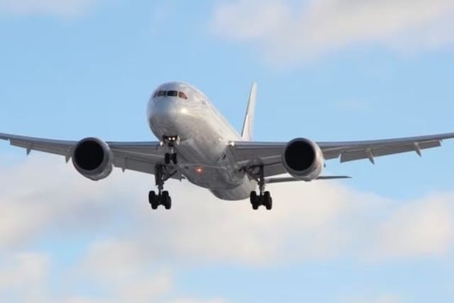 Passengers Stuck In 'Boiling' Aircraft After 400 Km Diversion Moments ...