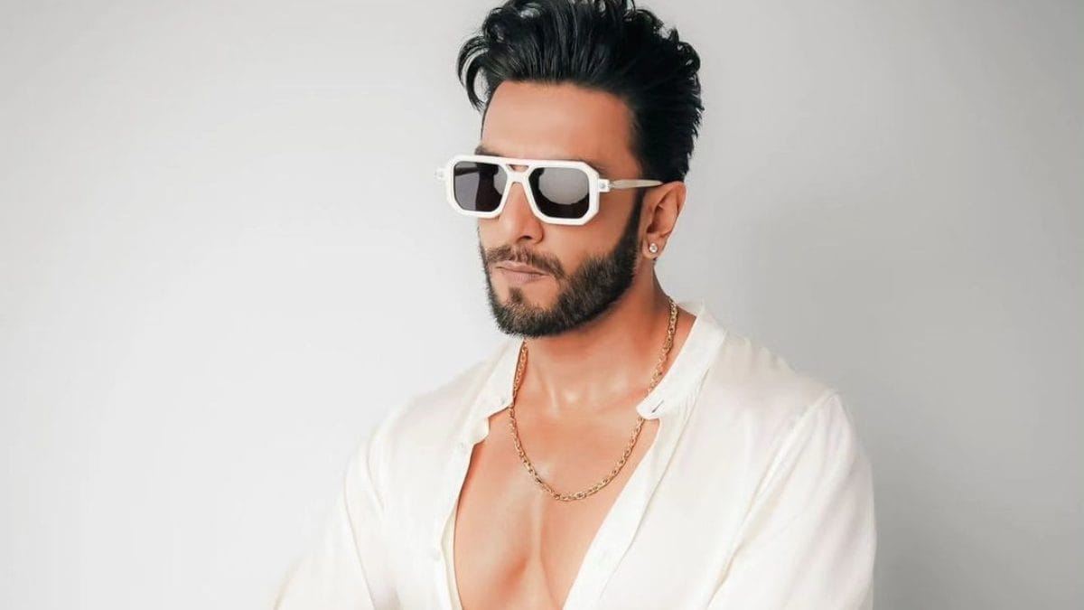 Don 3: Farhan Akhtar To Introducer Ranveer Singh as New Don in a Teaser ...