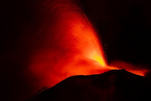 Volcanic Mt. Etna Erupts Again, Sicily’s Catania Airport Shut - News18