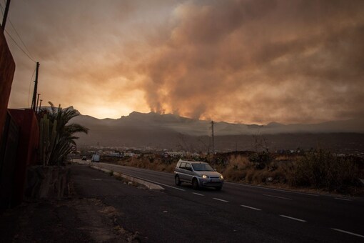 Extreme Weather Spain: Firefighters Battle ‘Out of Control' Wildfires ...