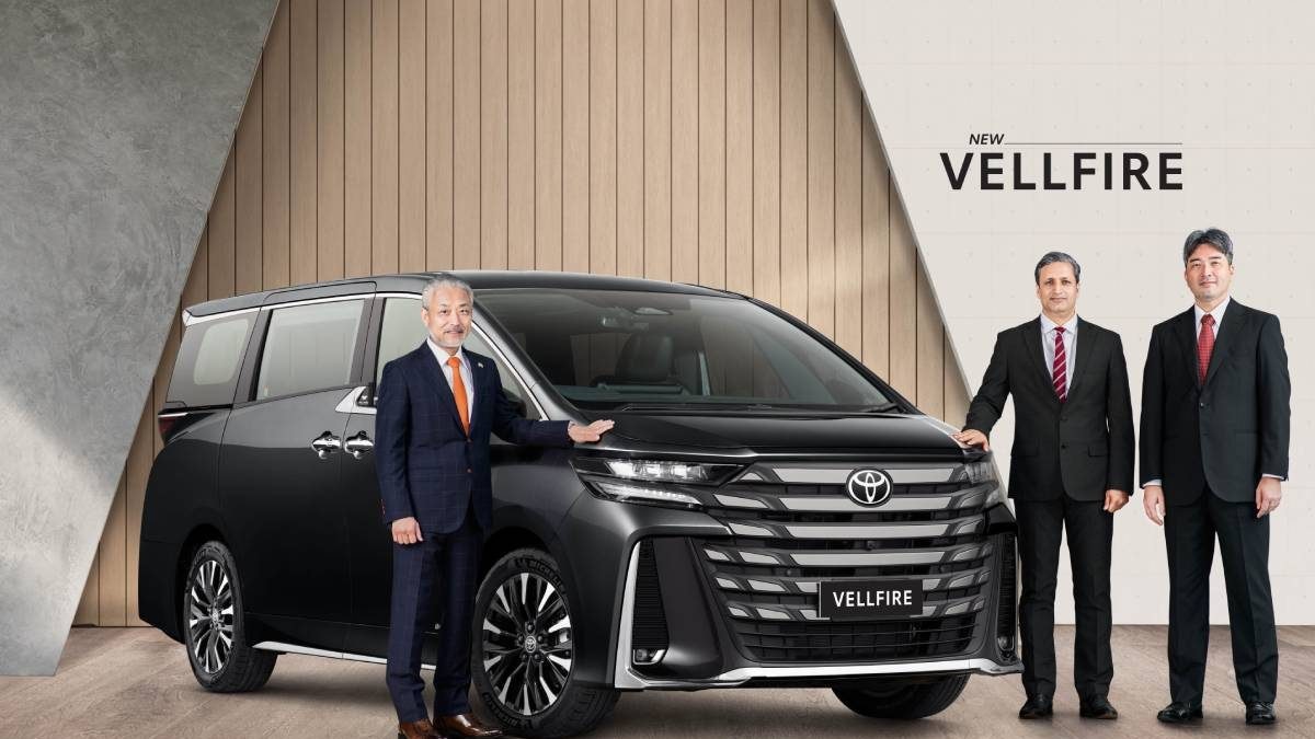 2023 Toyota Vellfire MPV Launched in India, Price Starts at Rs 1.20 ...