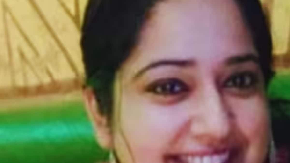 WB Minister Jyoti Priya Mallick’s Daughter Priyadarshini Appointed As ...