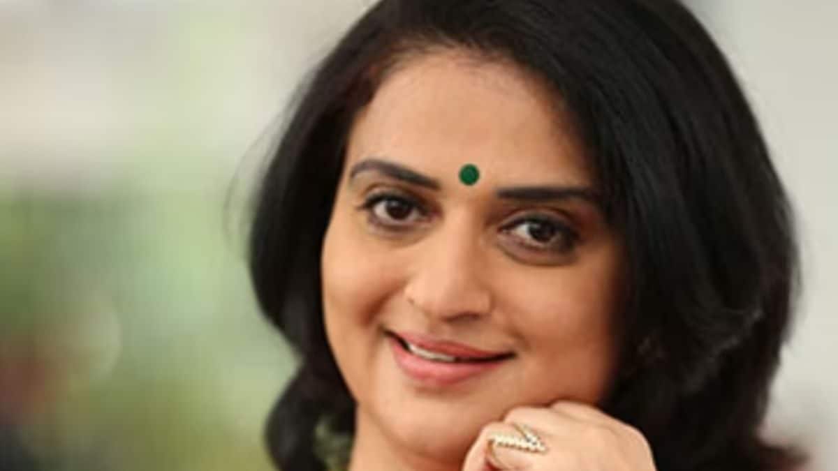 Actress Pavitra Lokesh Clears Kannada University's CET, Will Now Pursue ...