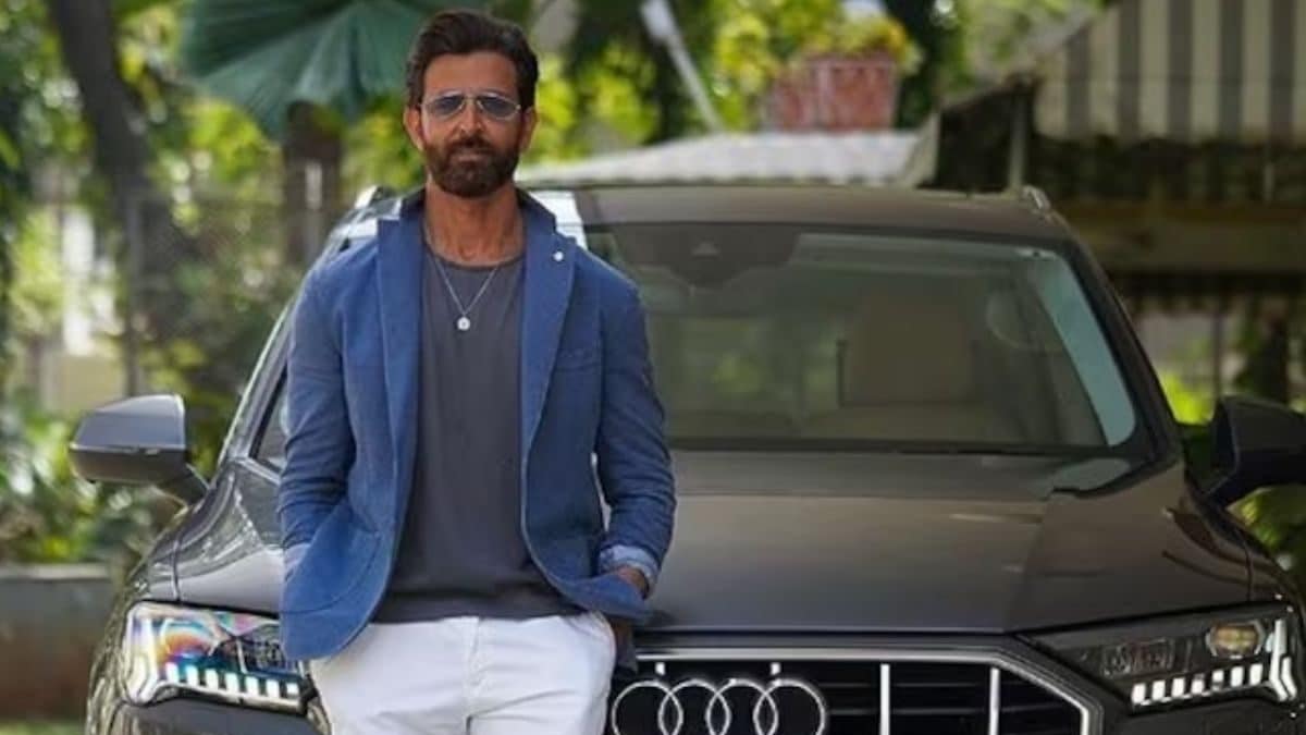 Juhu Penthouse To Luxury Cars, Know The Net Worth Of Greek God Hrithik ...