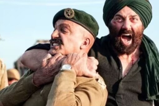 Video Of Pakistan Audience Reviewing Sunny Deol's Gadar 2 Leaves ...