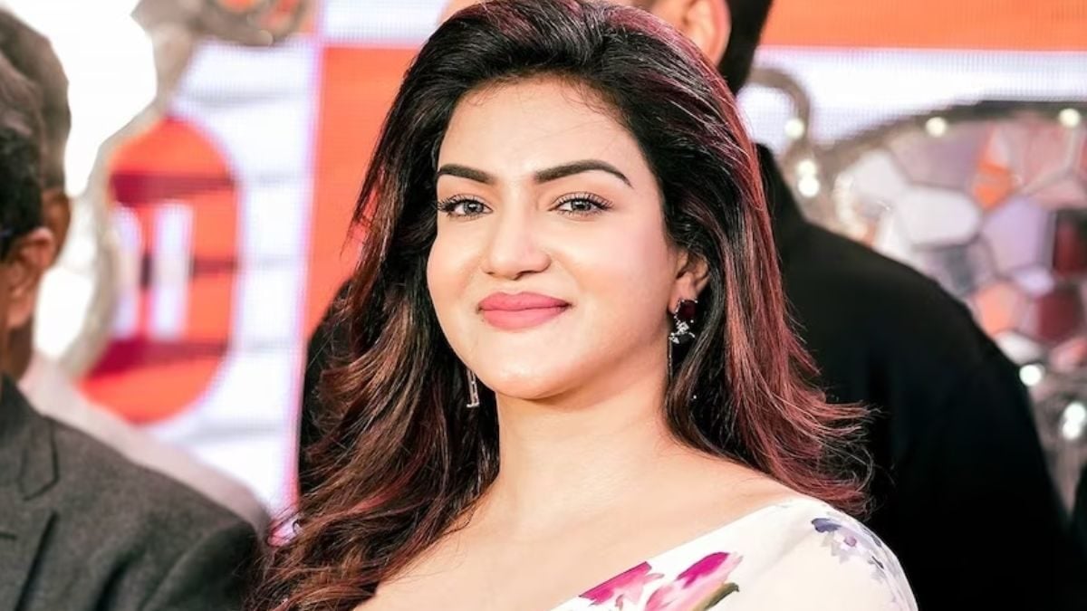 Honey Rose Charged Around Rs 50 Lakh For A Mall Inauguration In Andhra ...