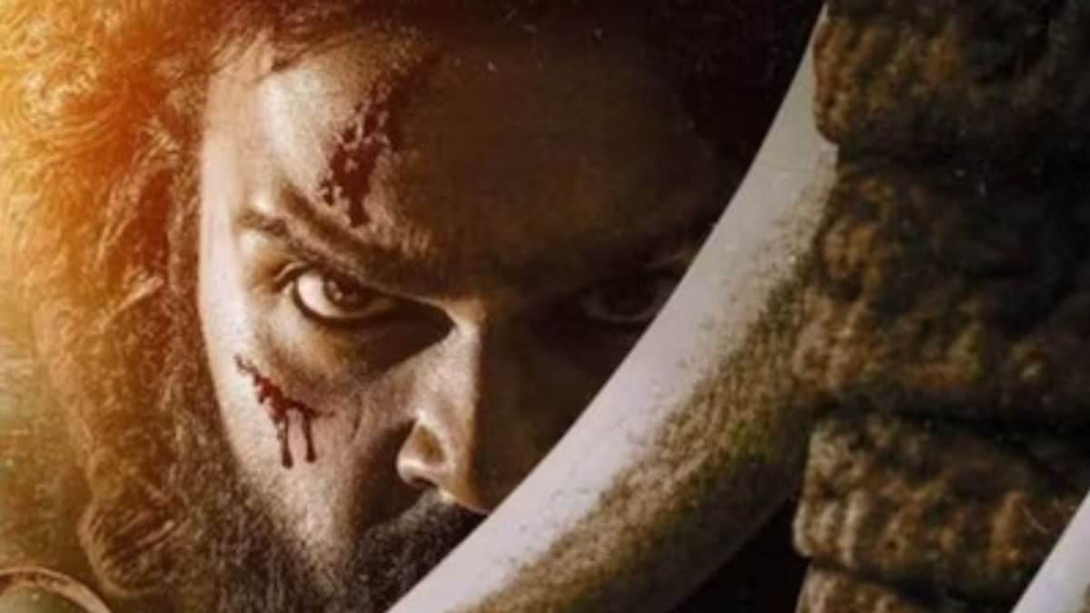 Shanmuga Pandian-starrer Padai Thalaivan's Fiery First Look Poster ...