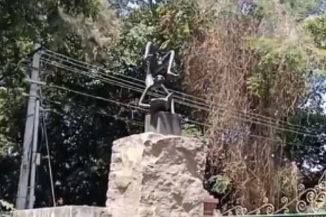 KS Radhakrishnan Makes Maiya Sculpture In 6 Months At Kottayam's CMS ...