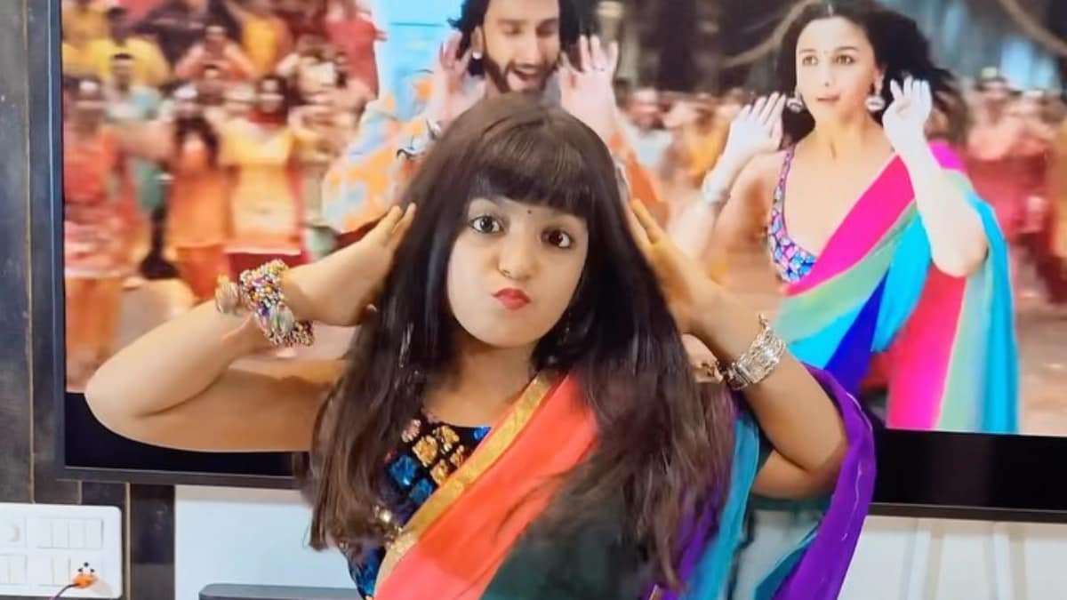 Viral Video Of Girl Dancing To What Jhumka Reminds Internet Of Aaradhya ...