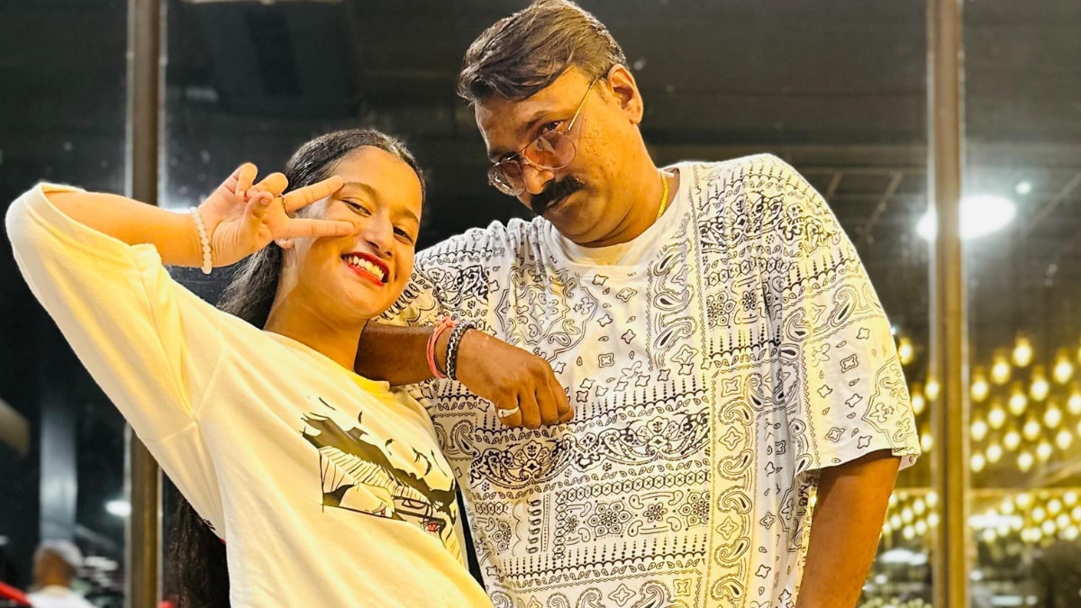 Watch: Mumbai Cop Takes Tamannaah Bhatia’s Kaavaalaa Dance Trend To ...