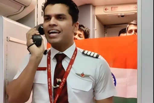 Watch: Pilot's Poetic Tribute On 77th Independence Day Fills Internet ...