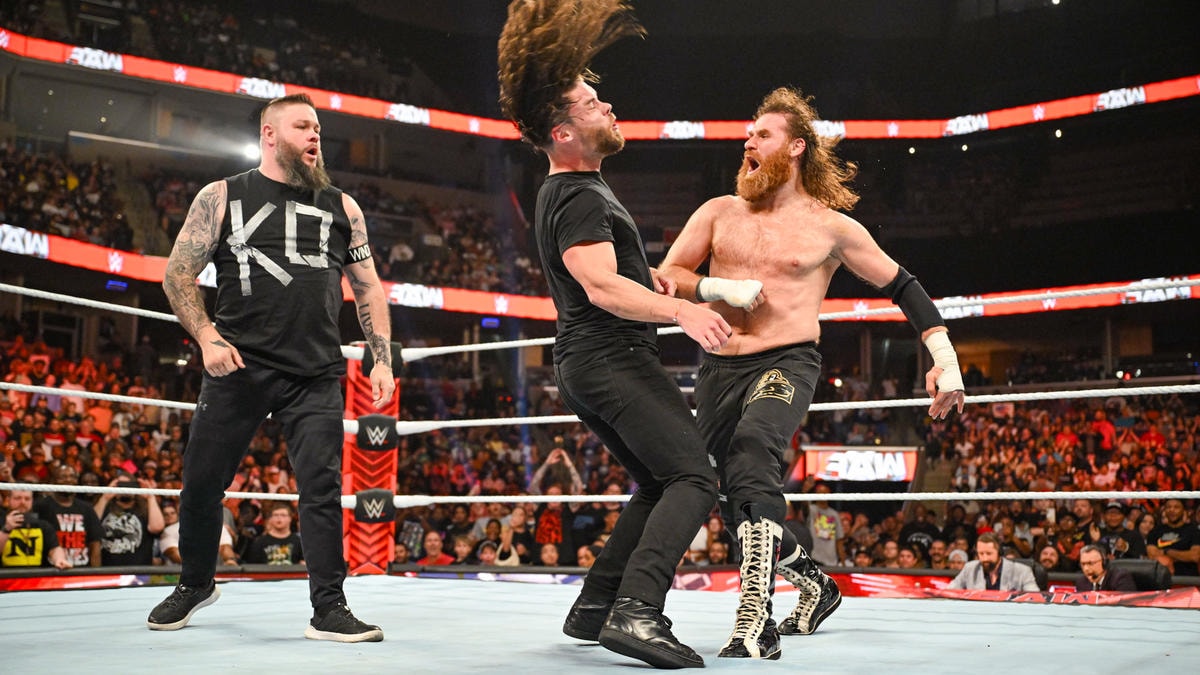 RAW Results: Becky Lynch Beats Zoey Stark in Chaotic Falls Count Anywhere Match en route to WWE ...