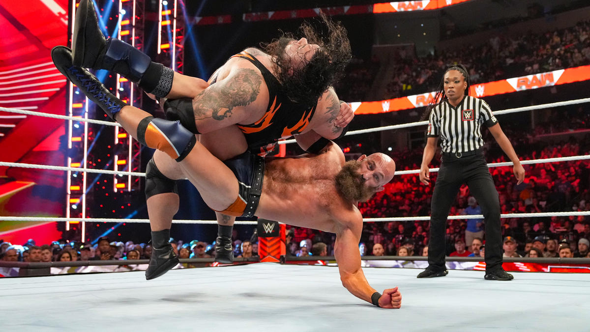 RAW Results: Becky Lynch Beats Zoey Stark in Chaotic Falls Count Anywhere Match en route to WWE ...