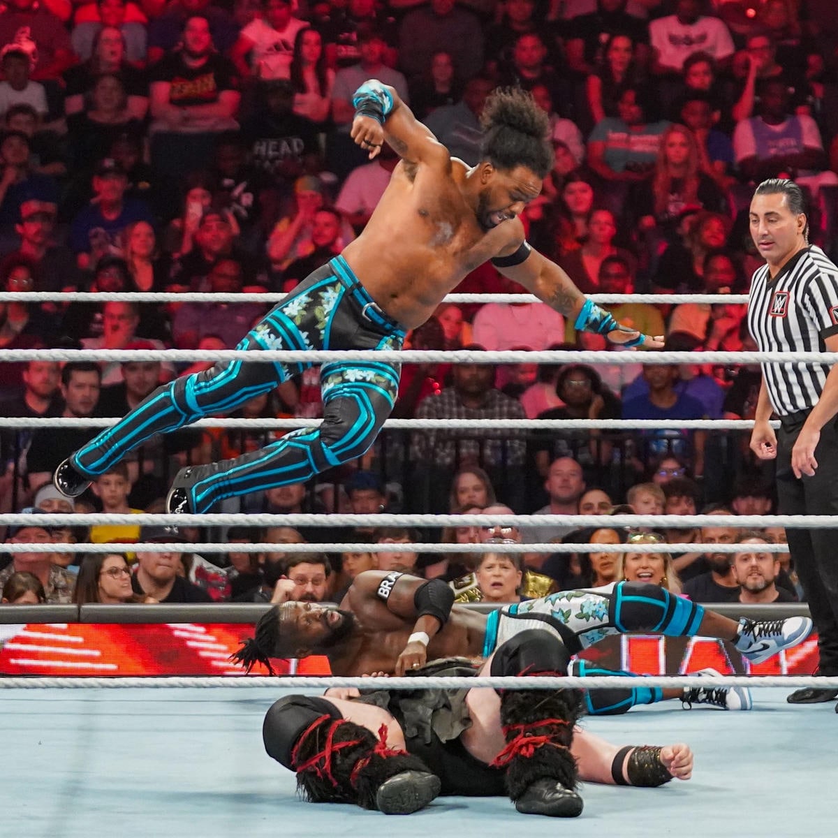 RAW Results: Becky Lynch Beats Zoey Stark in Chaotic Falls Count Anywhere Match en route to WWE ...