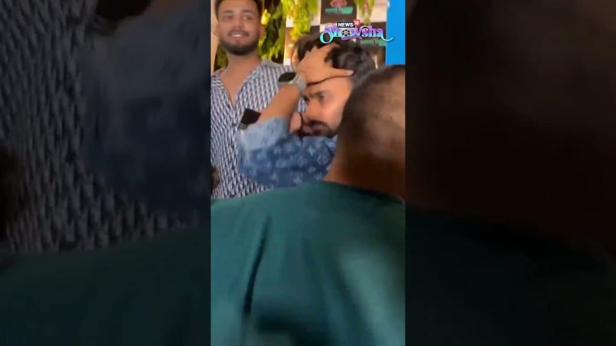 Down To Earth Elvish Yadav Is Swarmed With Fans At The Entrance | # ...