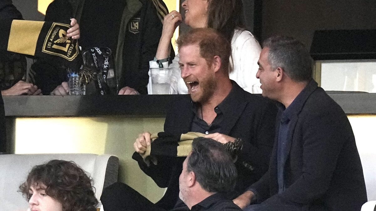 Messi Has 2 Assists In Front Of Star-studded Crowd In Los Angeles As ...