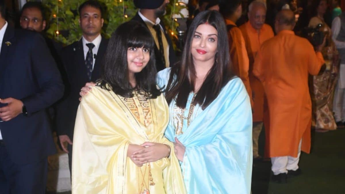 Aishwarya Rai SCREAMS 'Moreya' At Ambani's Ganpati Puja, Aaradhya ...