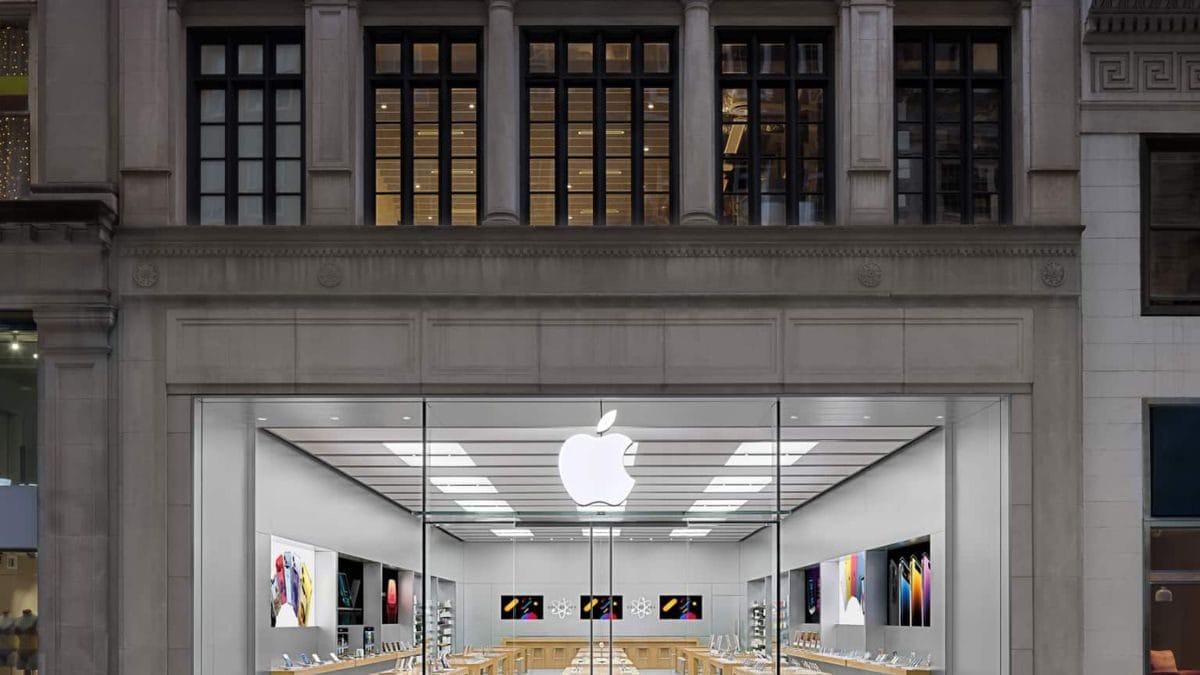 iPhone 15 Launch Effect: Mob Loots Apple Store In US [Watch Video ...