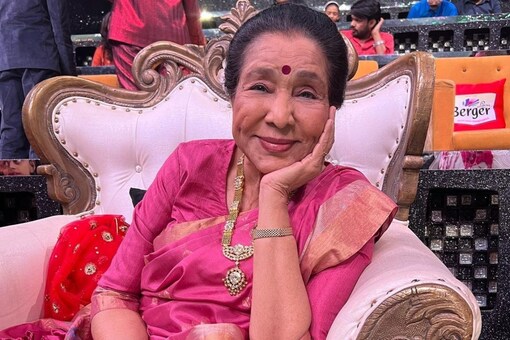 Asha Bhosle Turns 90, Opens Up On Struggles and Politics She Faced ...