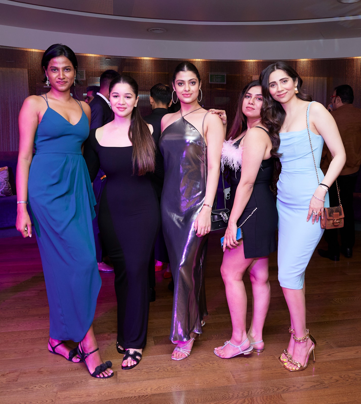Asha Bhosle Hosts 90th Birthday Party In Dubai; Jackie Shroff, Sara ...
