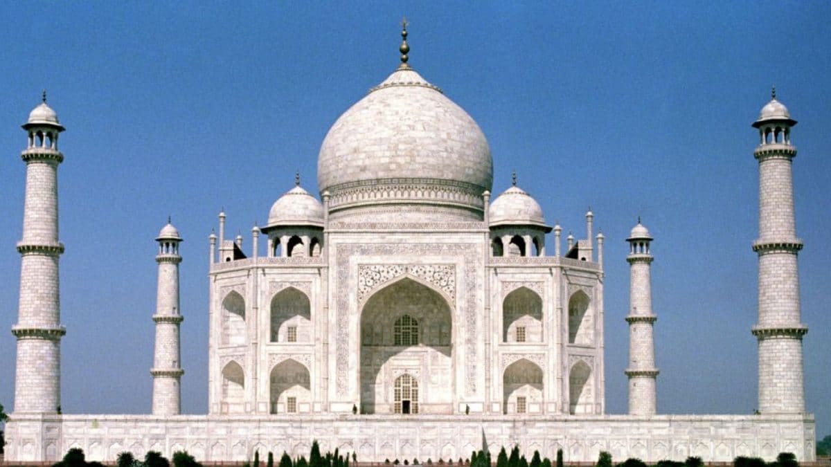 Old Pic of Princess Diana Sitting Alone At Taj Mahal Resurfaces, Here ...