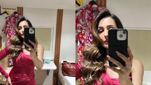 Sexy Malaika Arora Looks Drop Dead Gorgeous Flaunting Her Curves In A