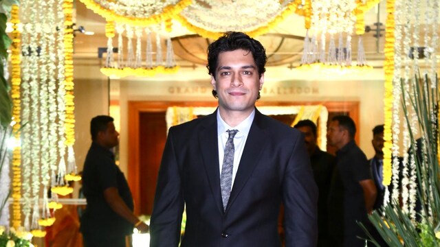 Aamir Khan's Son Junaid CONFIRMED To Debut With Netflix-YRF Production ...