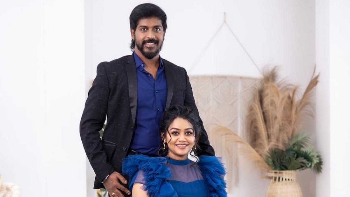 Actress Gayathri Yuvraaj Hosts Baby Shower With Husband, Shares Pics ...