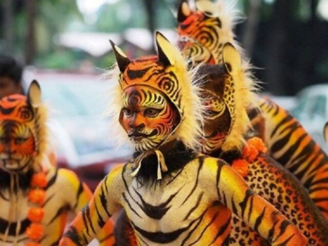On Ganesh Visarjan A Special Tiger Dance Performance In Mangaluru ...