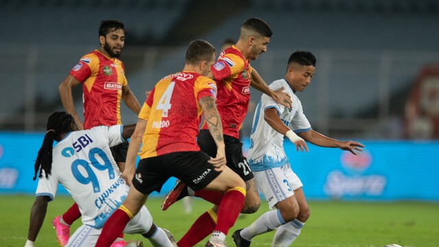 ISL 2023-24: Mistakes Galore as East Bengal and Jamshedpur FC Play Out Goalless Draw | Football ...