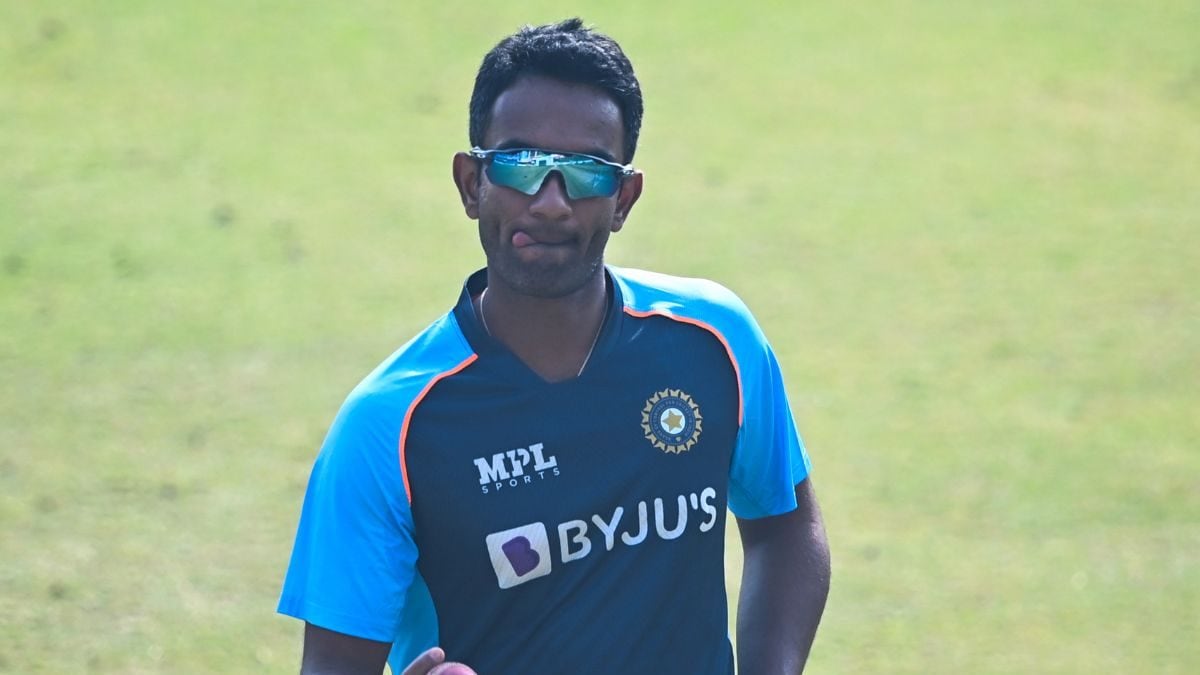 Indian Bowling All-Rounder Jayant Yadav Set to Join Middlesex for Last ...