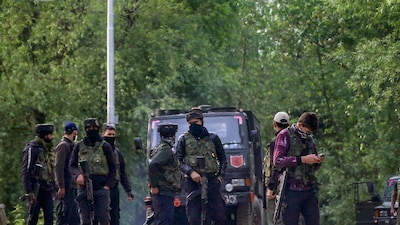 J&K: 2 Terrorists Killed, 2 Security Personnel Injured During Encounter ...